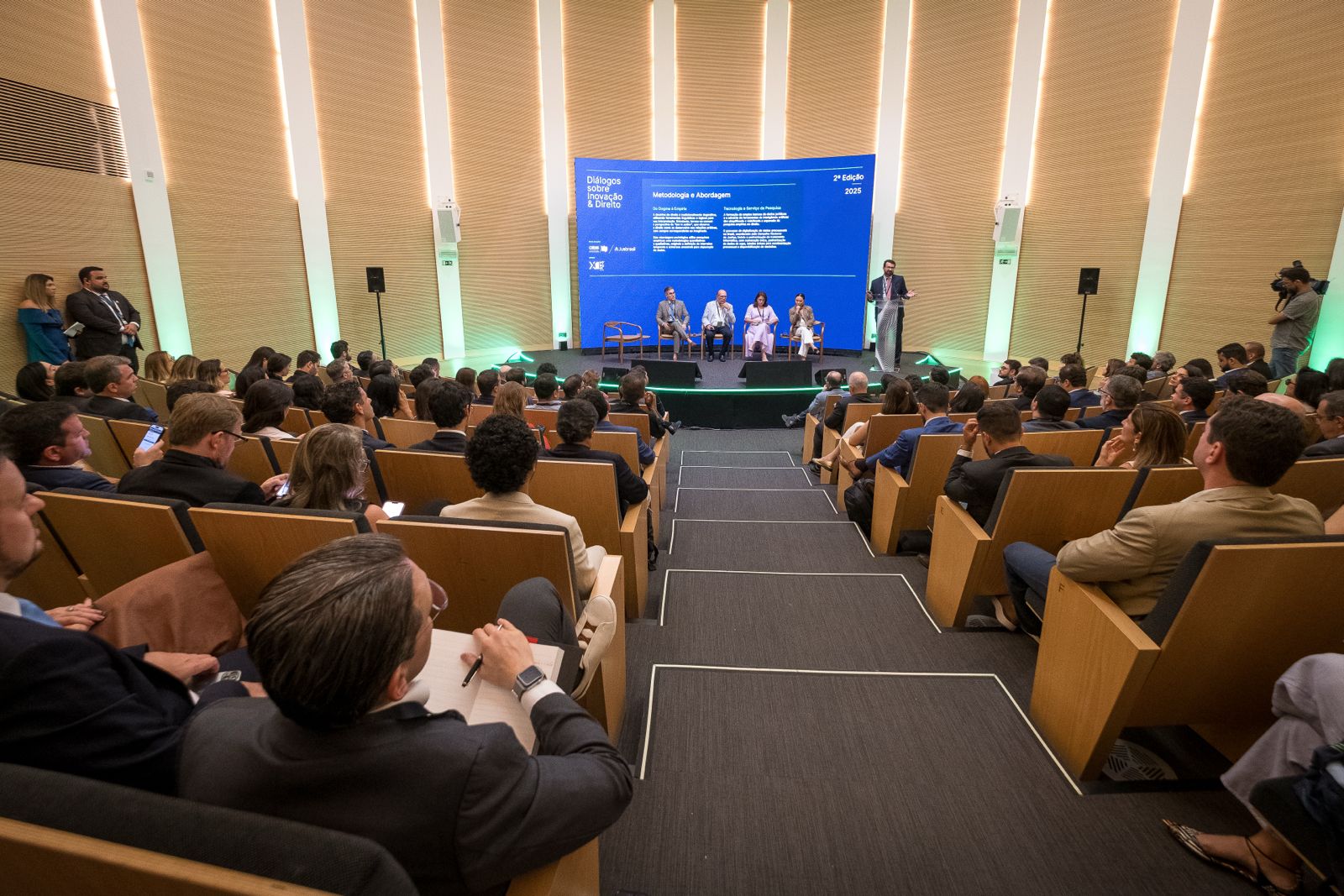 Diálogos e inovação em Direito Atala Correia
